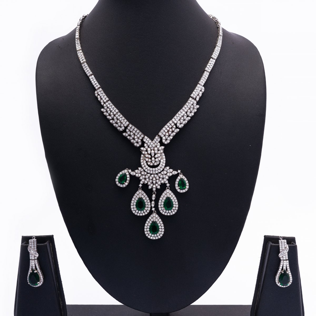 92 5 SILVER NECKLACE WITH EARRINGS JEWELLERY SET FOR GIRLS